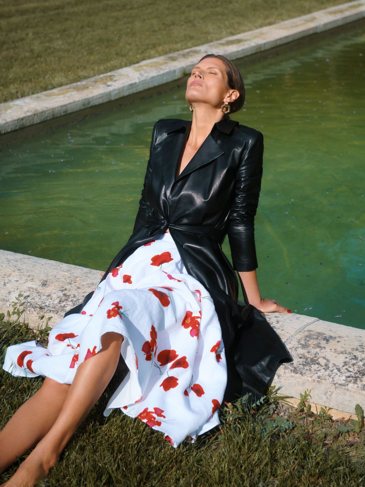 The 7 Items That Every Chic Italian Woman Wears in Italy | Who What Wear