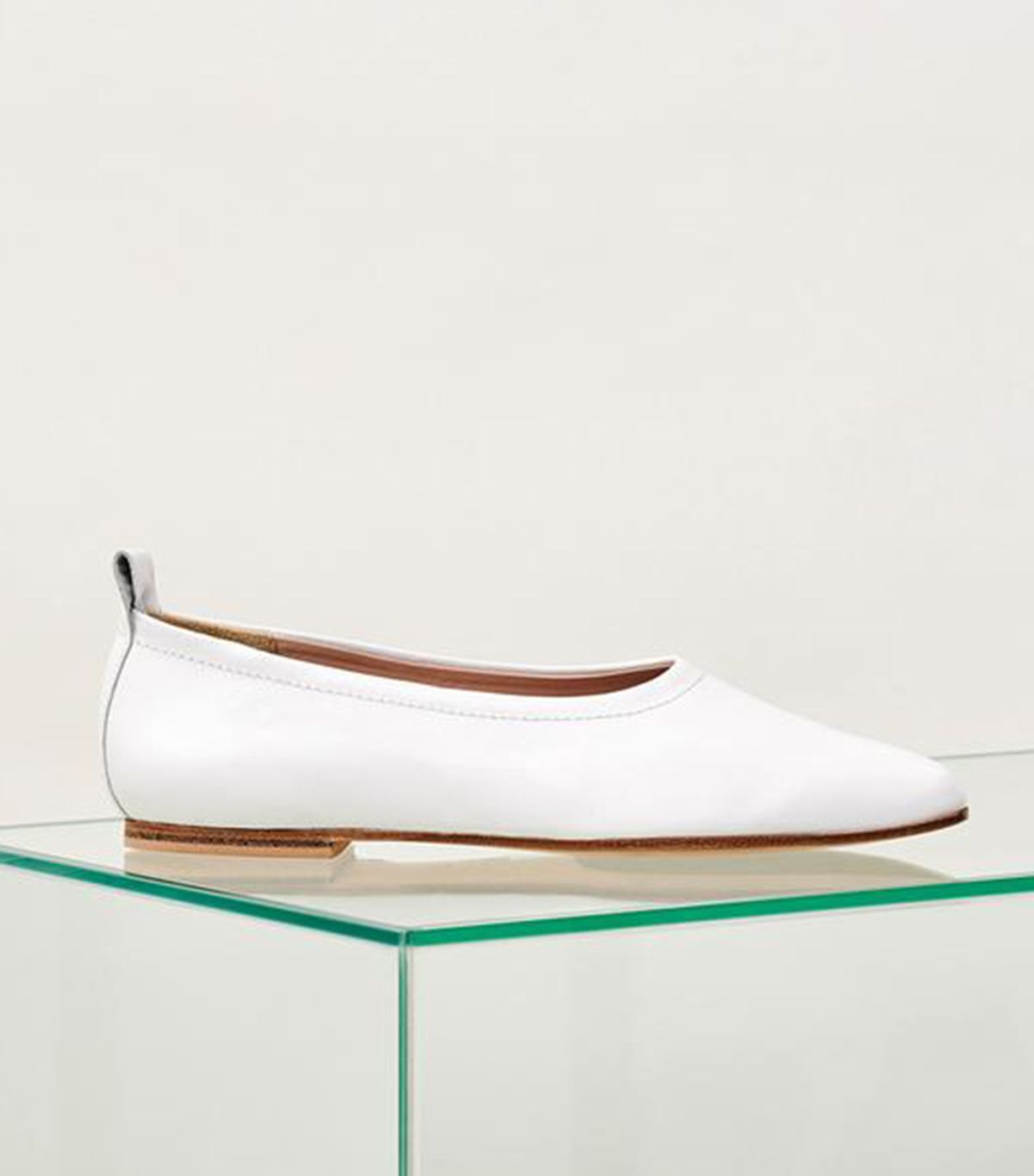 The 7 Types of White Shoes Every Fashion Girl Owns | Who What Wear