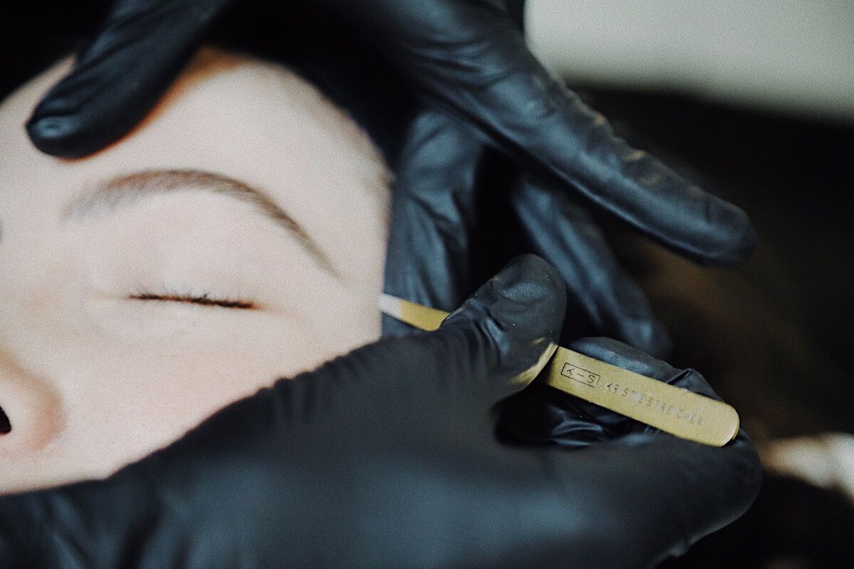 Microfeathering Eyebrows: A Guide to What You Should Know | Who What Wear