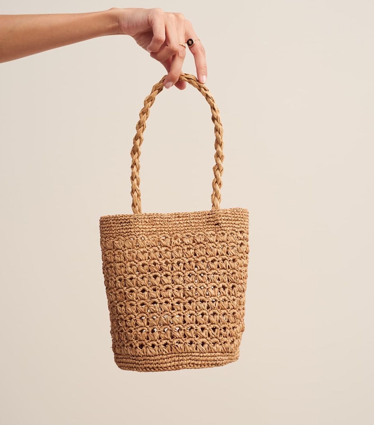 5 Cute Bags for Travel That Are Actually So Comfortable | Who What Wear