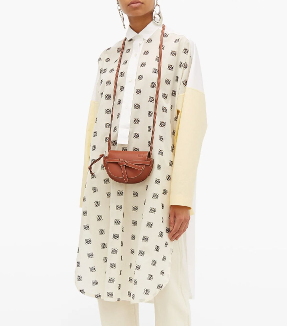 Neck Bags Might Be the Most Surprising Fall Trend | Who What Wear