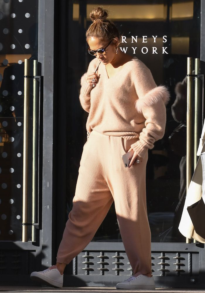 The Jennifer Lopez Capsule Wardrobe in Only 6 Pieces | Who What Wear