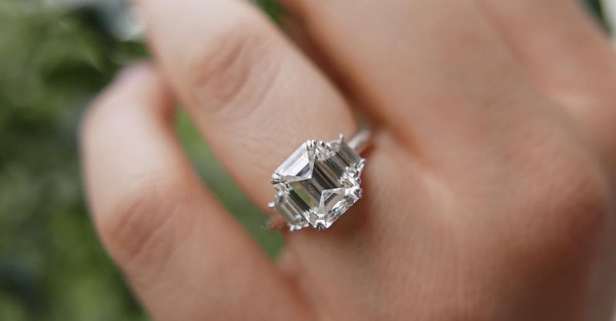 Cheap looking engagement rings store