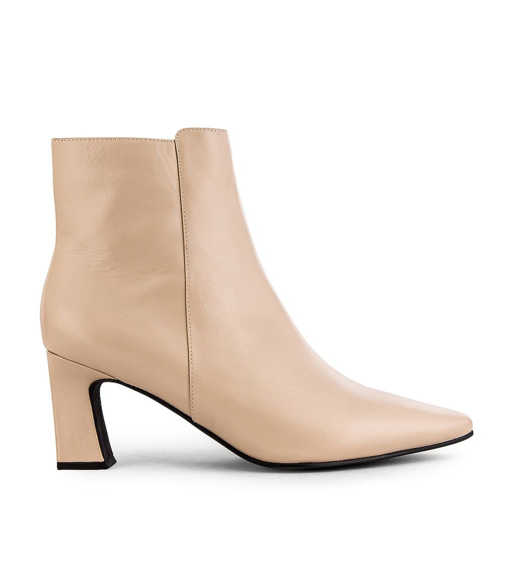 The 5 Best Boot Colors That Aren't Black | Who What Wear