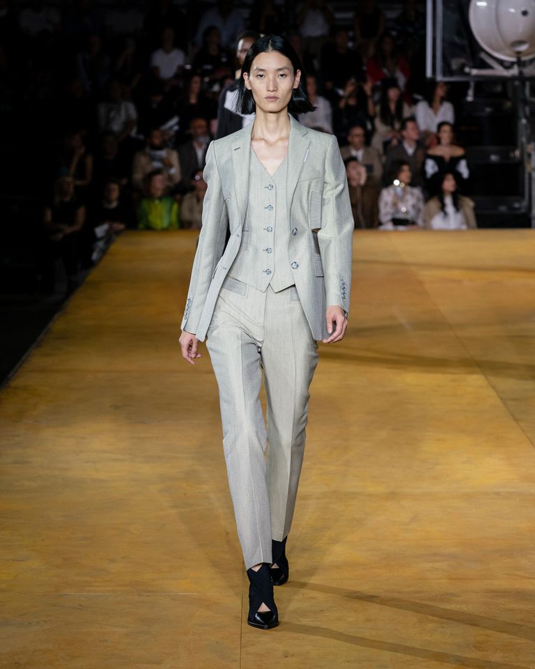Everything to Know About Burberry's Spring 2020 Runway Show | Who What Wear