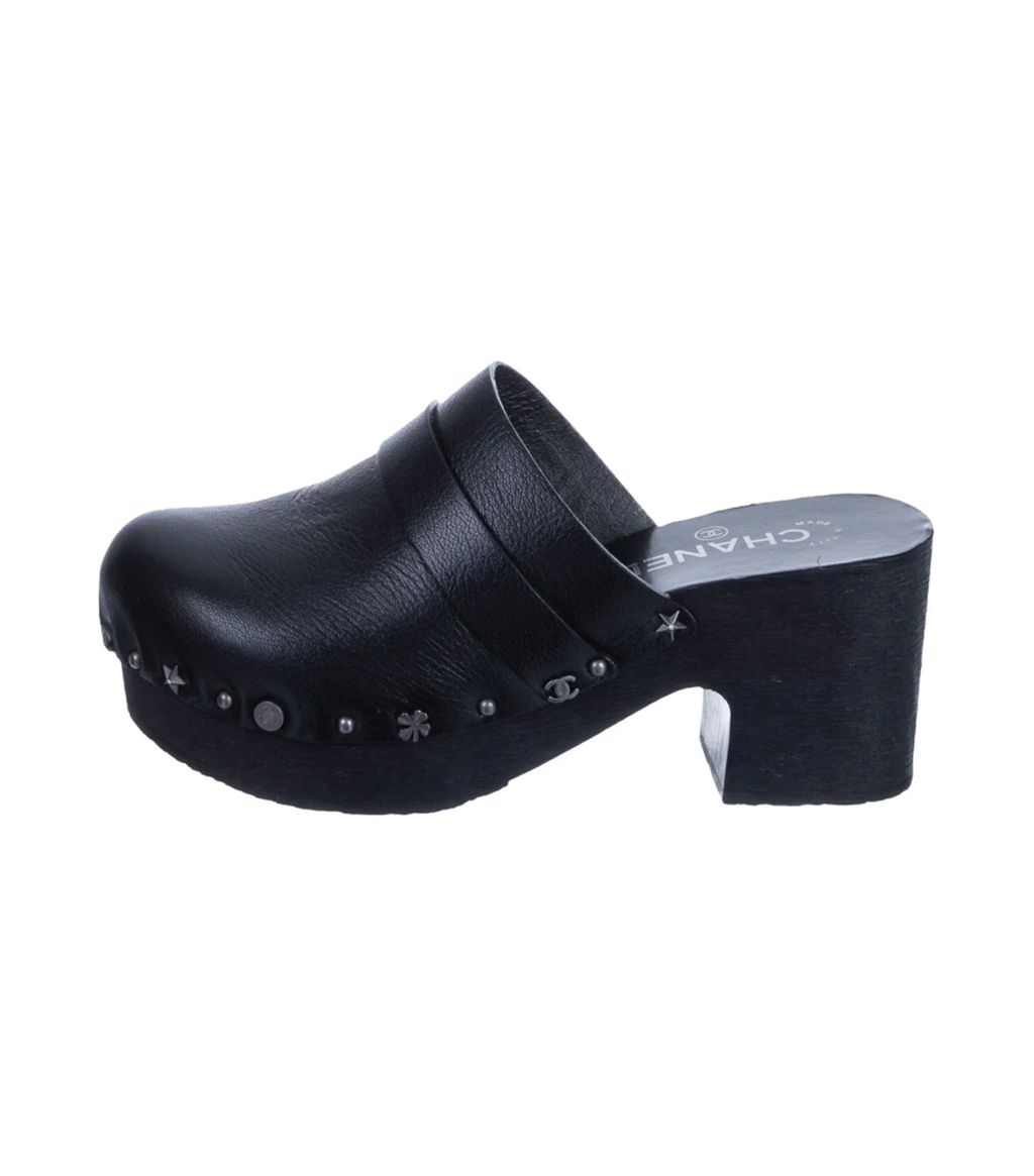 The 22 Best Black Fall Shoes at The Real Real | Who What Wear