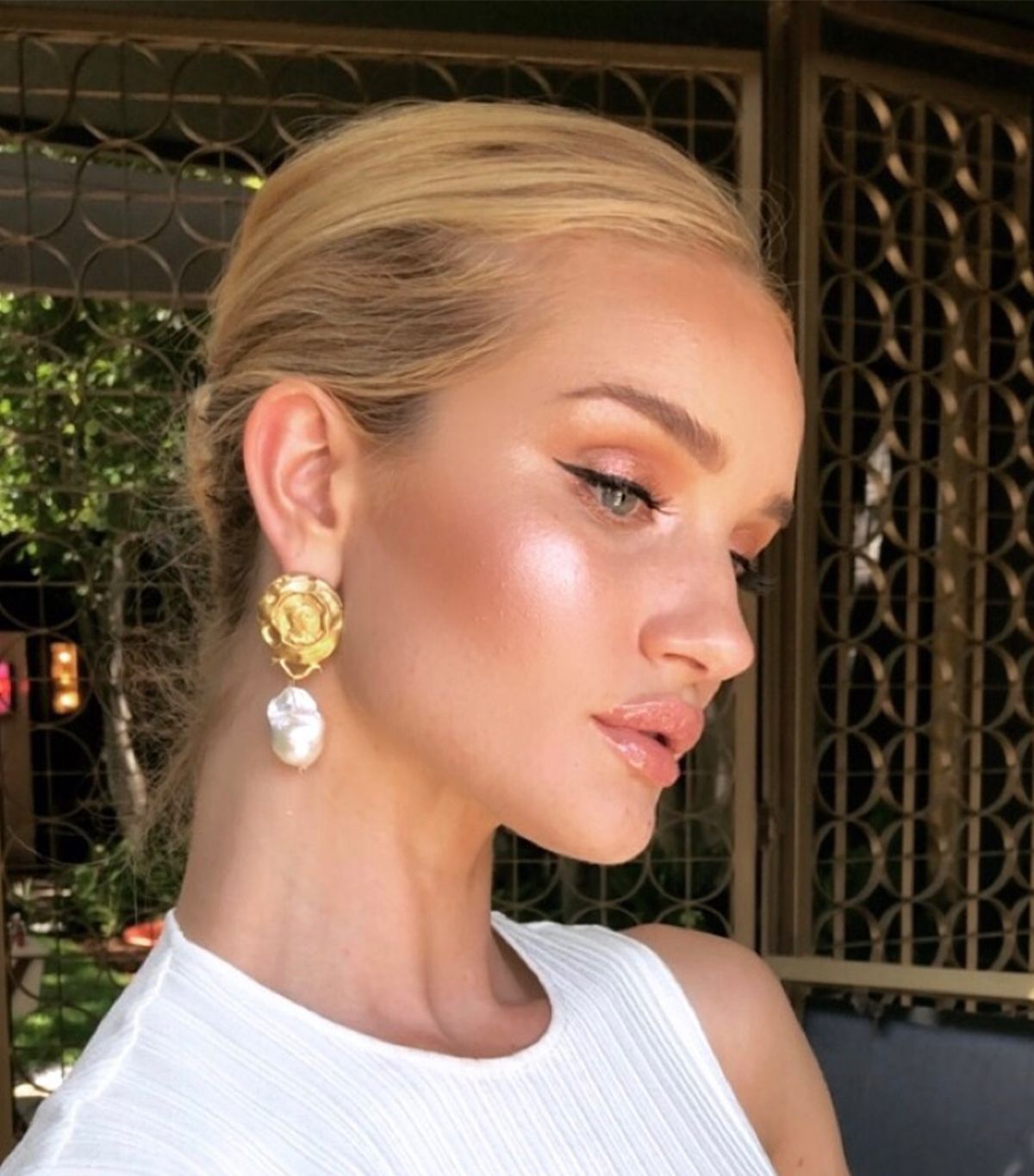 How to Get Glowy Skin, According to Makeup Artists | Who What Wear