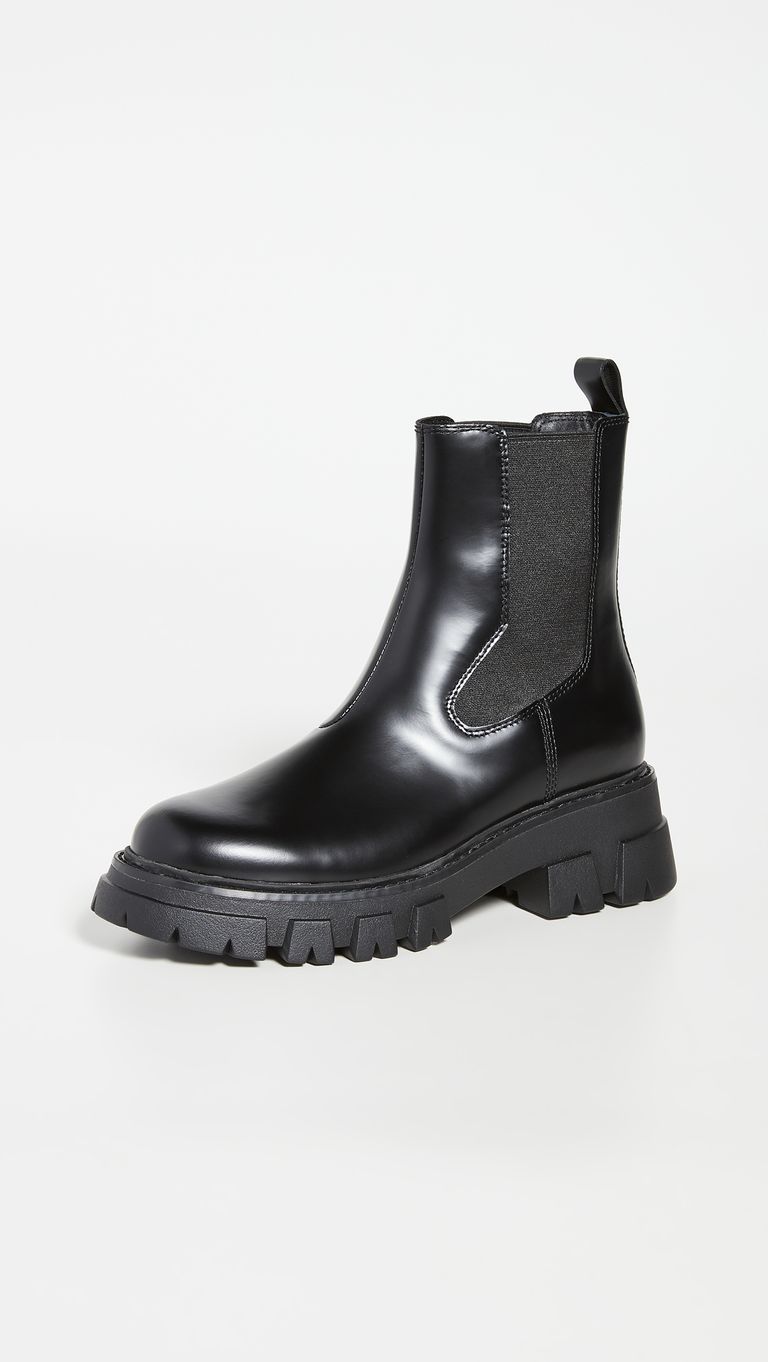 6 Easy Black-Boot Outfit Ideas, According to Fashion Girls | Who What Wear