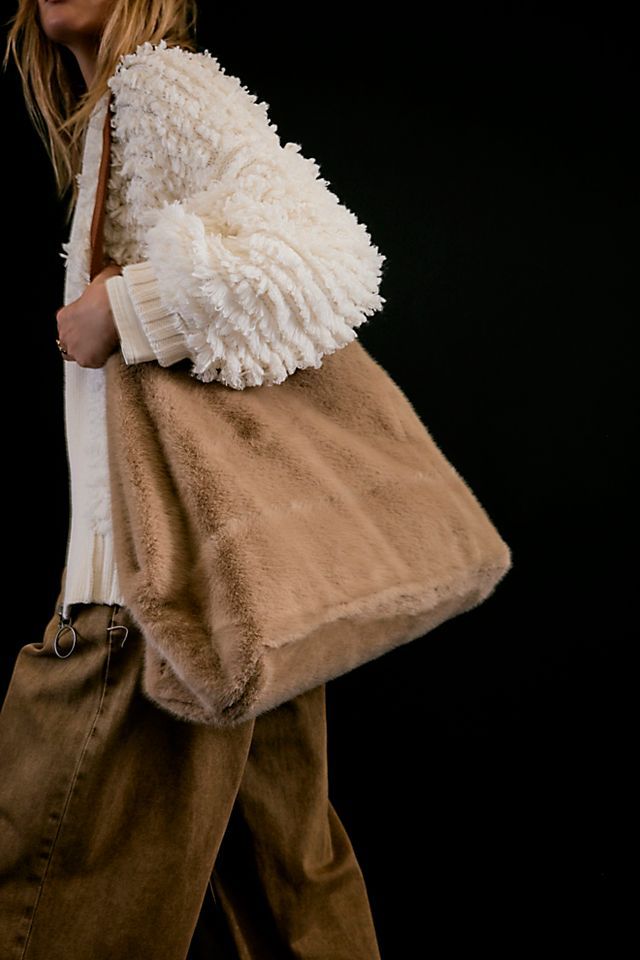 Best Shearling Handbags: Shearling Bag Trend Winter 2023 | Who What Wear