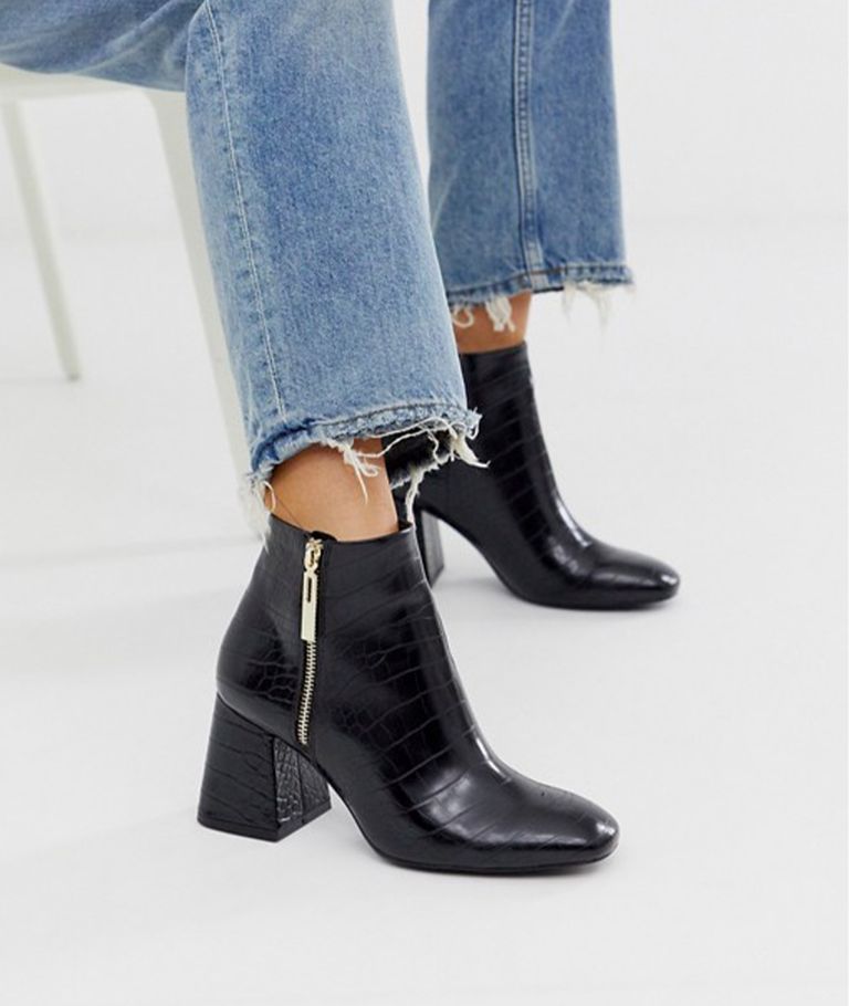 7 Outfits From "Friends" Fashion Girls Can't Stop Wearing | Who What Wear