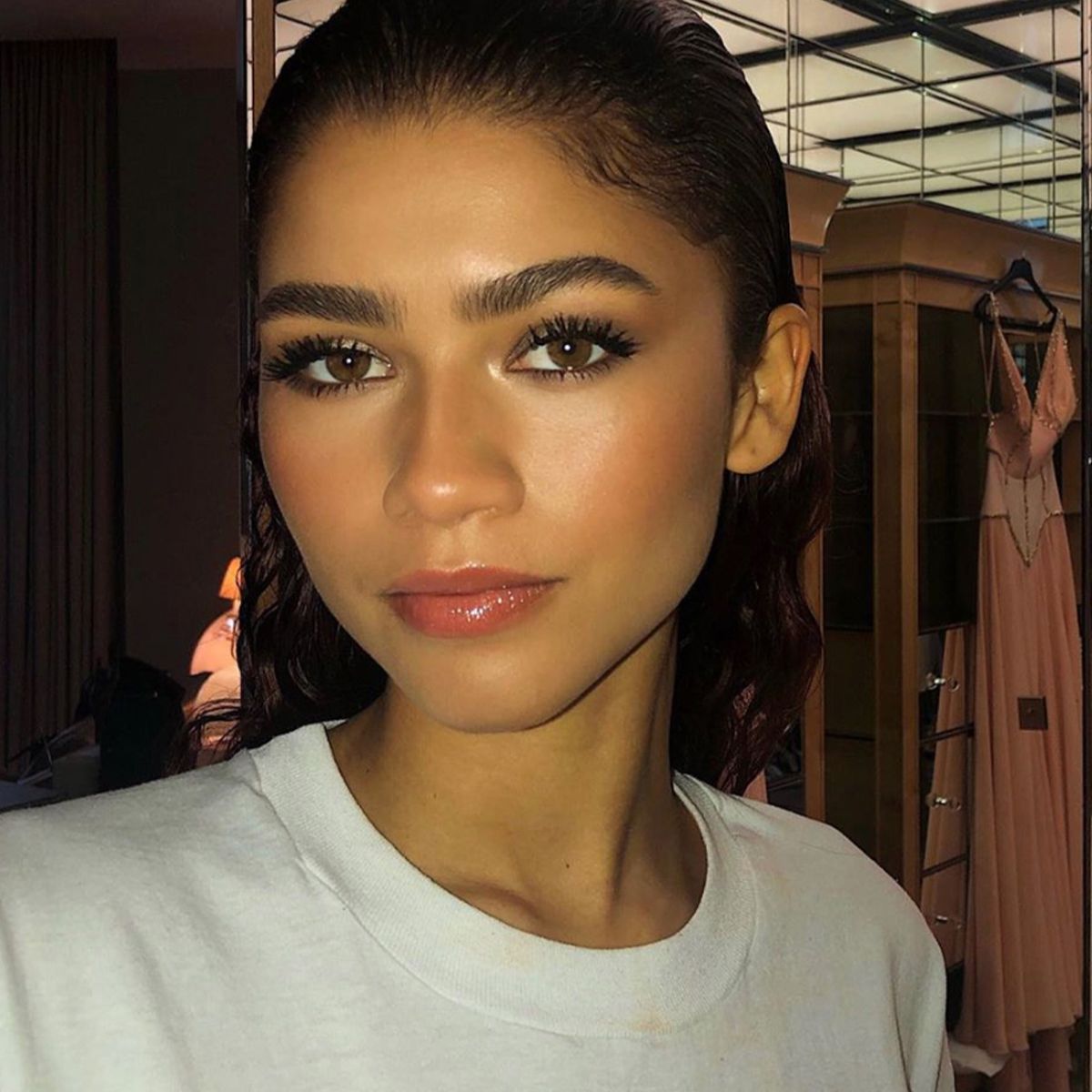 The 12 Best Hairstyles for Hiding Greasy Roots | Who What Wear