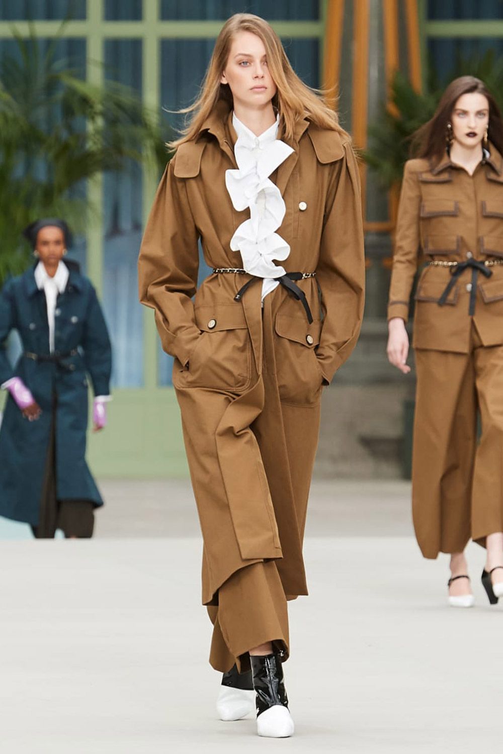 The 15 Best Chanel Outfits, From the Runway to Street Style | Who What Wear