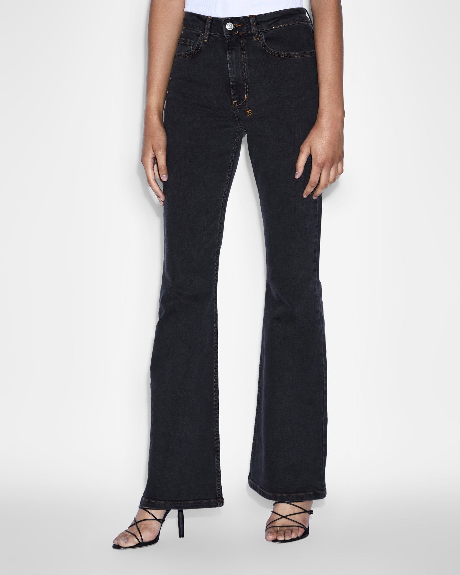 12 Chic Ways to Wear Flare Jeans | Who What Wear