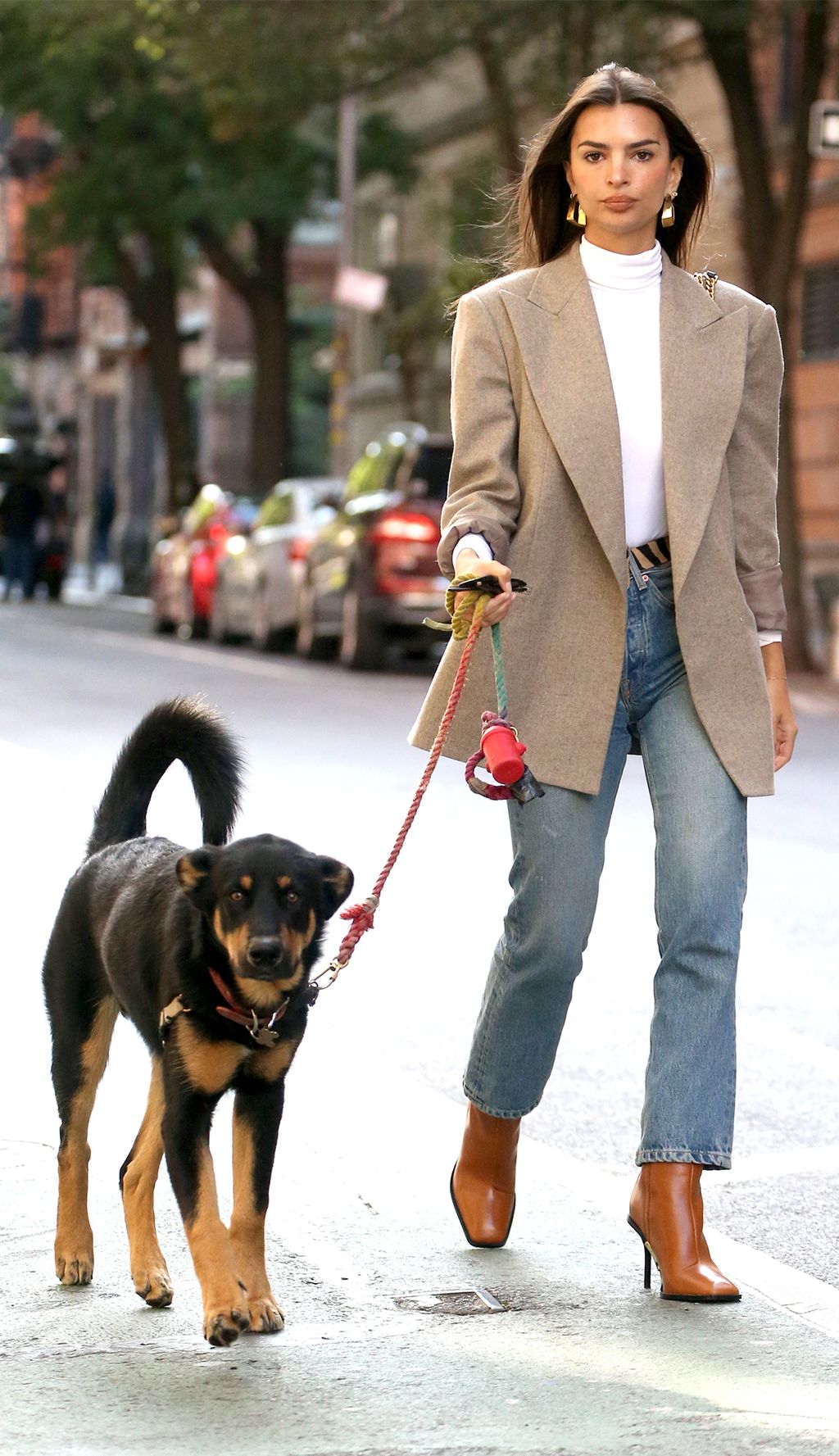 The Simple Jeans Outfit That's Just So Versatile | Who What Wear