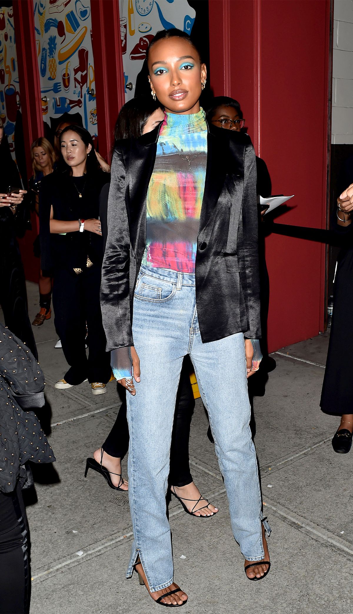 The Simple Jeans Outfit That's Just So Versatile | Who What Wear