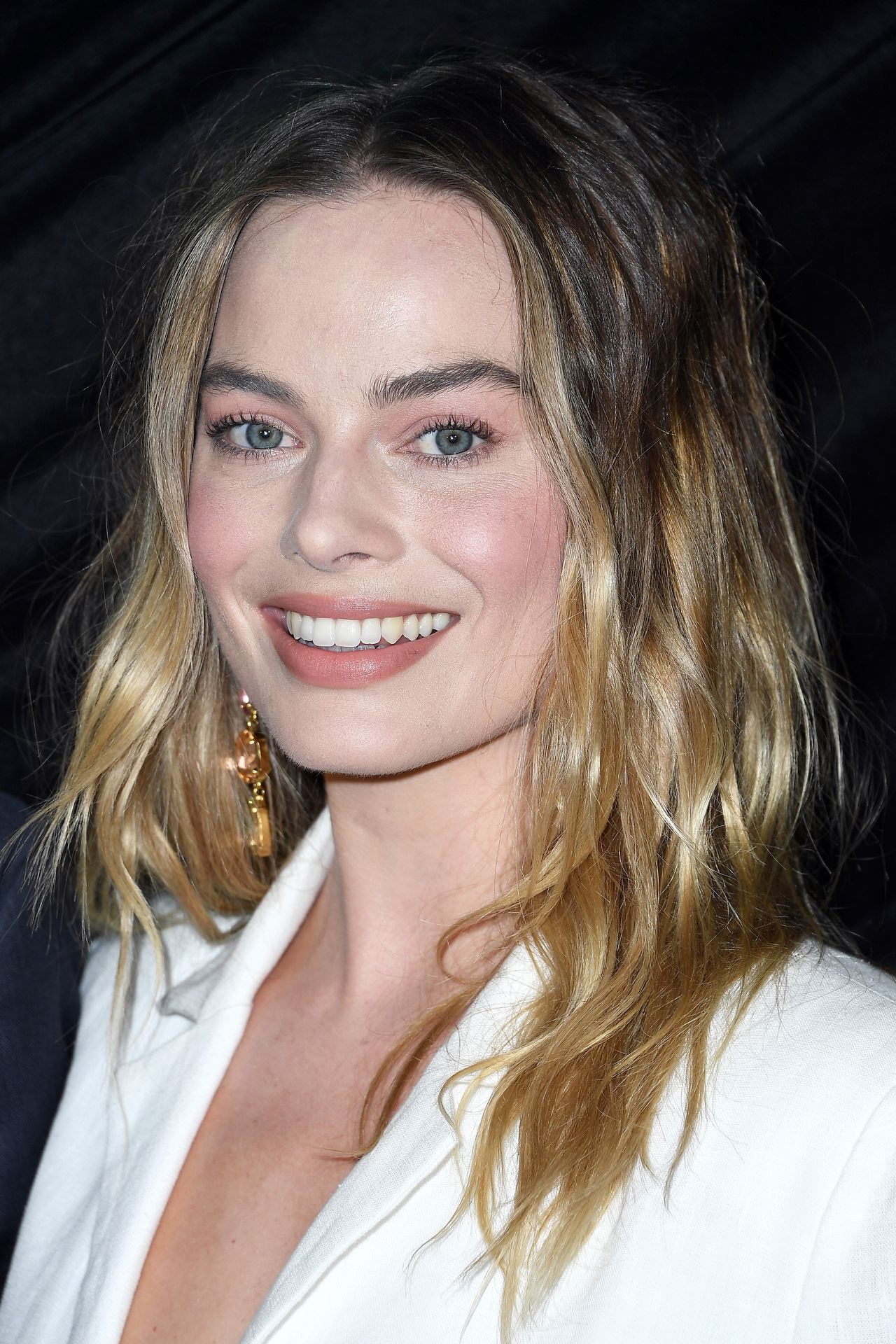 7 Reasons Margot Robbie's Makeup Always Look Flawless | Who What Wear