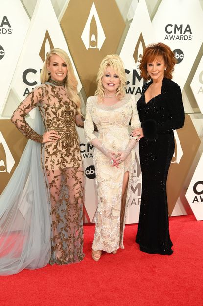 All the Striking Red Carpet Looks From the CMA Awards | Who What Wear