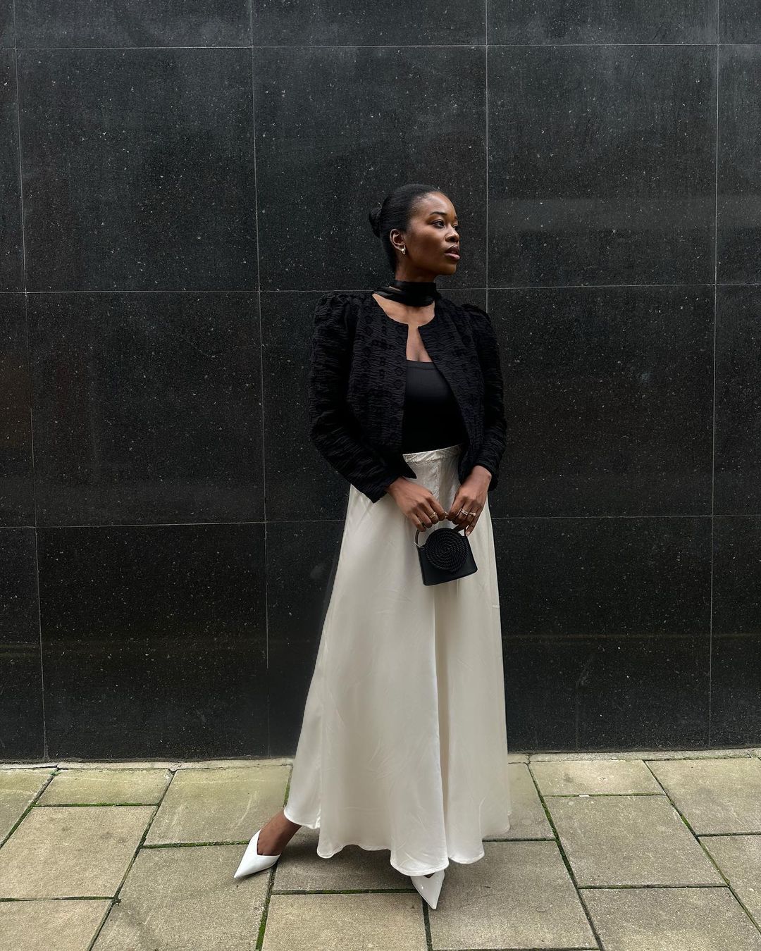 4 Minimalist Party Outfits That Are Classic, Timeless & Chic | Who What ...