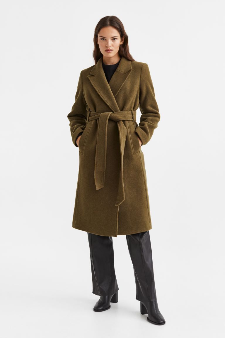 12 Incredibly Chic Coat-and-Boots Outfits for Women | Who What Wear