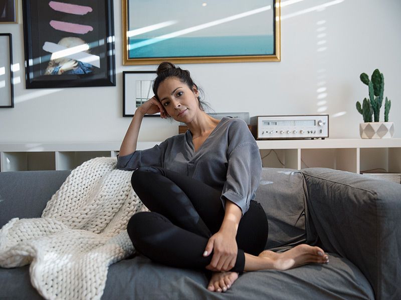 These Are the Effects of Binge-Watching | Who What Wear