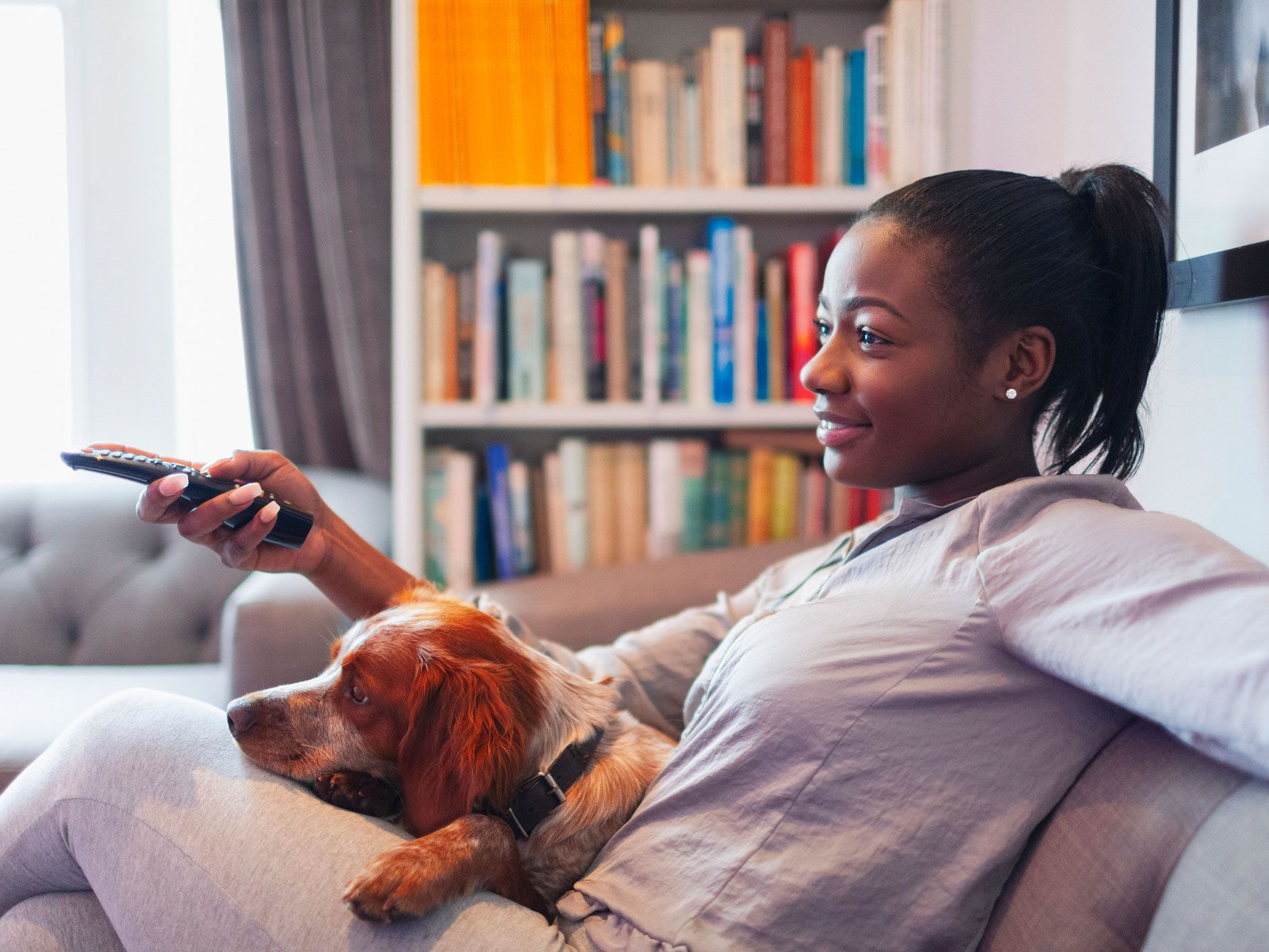 These Are the Effects of Binge-Watching | Who What Wear