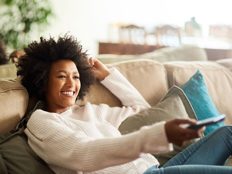 These Are the Effects of Binge-Watching | Who What Wear
