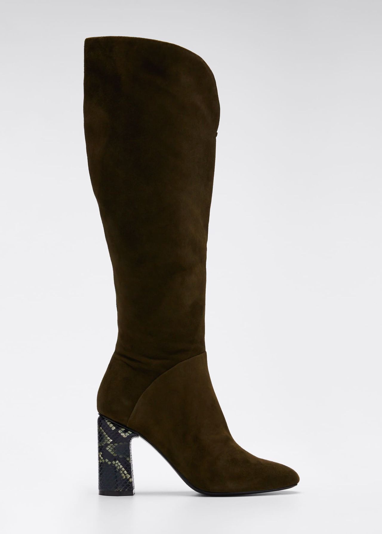 The One Style of Boots Meghan Markle Lives In During Winter | Who What Wear