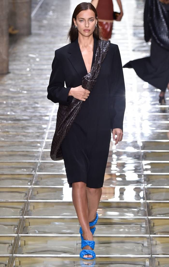 The '90s Minimalism Trend Will Be Everywhere in 2020 | Who What Wear