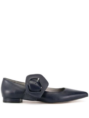 5 New Flats Trends That Are on the Rise in 2020 | Who What Wear