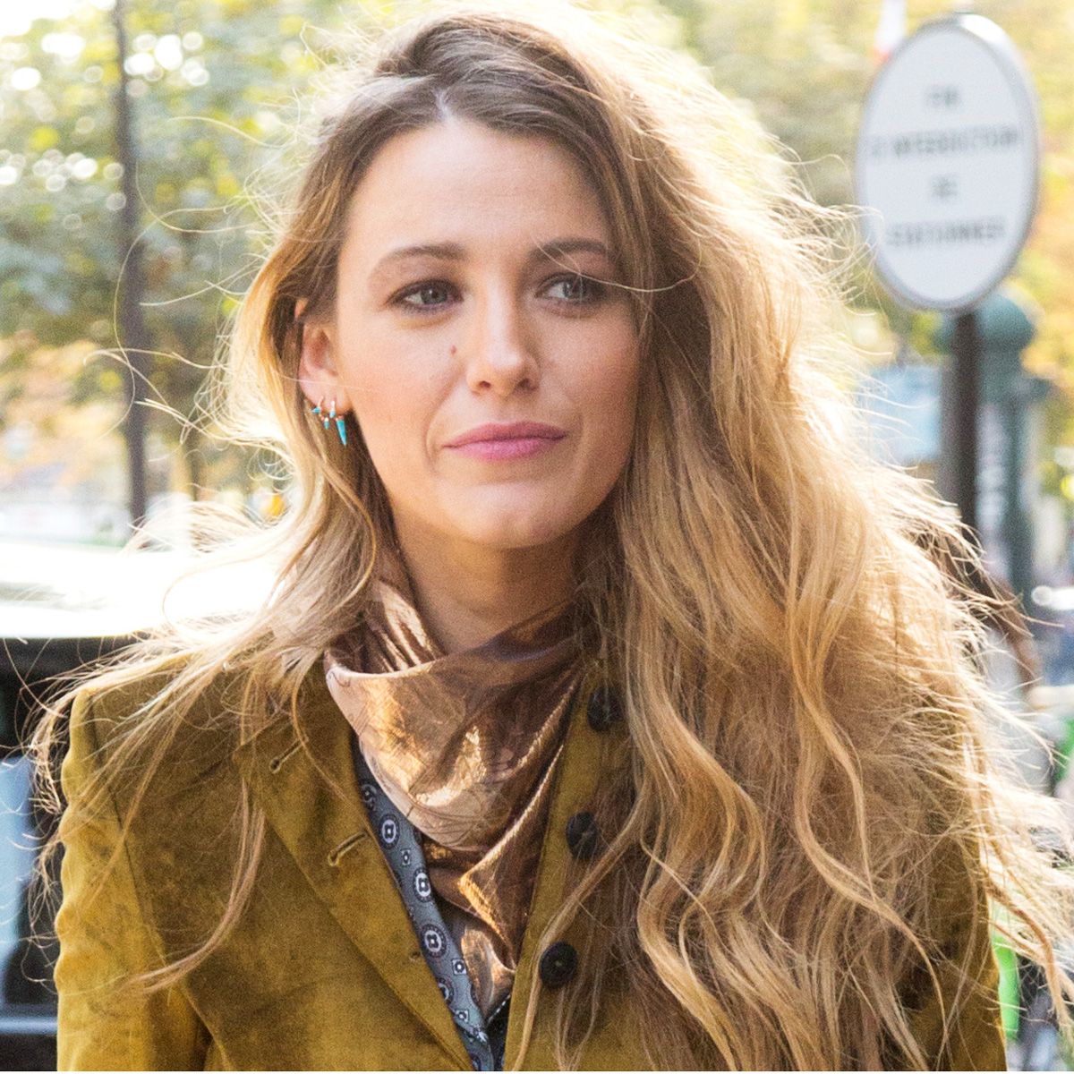 Blake Lively Wore $65 Sneakers With Great Nordstrom Reviews | Who What Wear