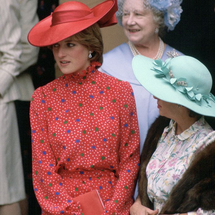 The Best Princess Diana–Inspired Pie-Crust-Collar Blouses | Who What Wear