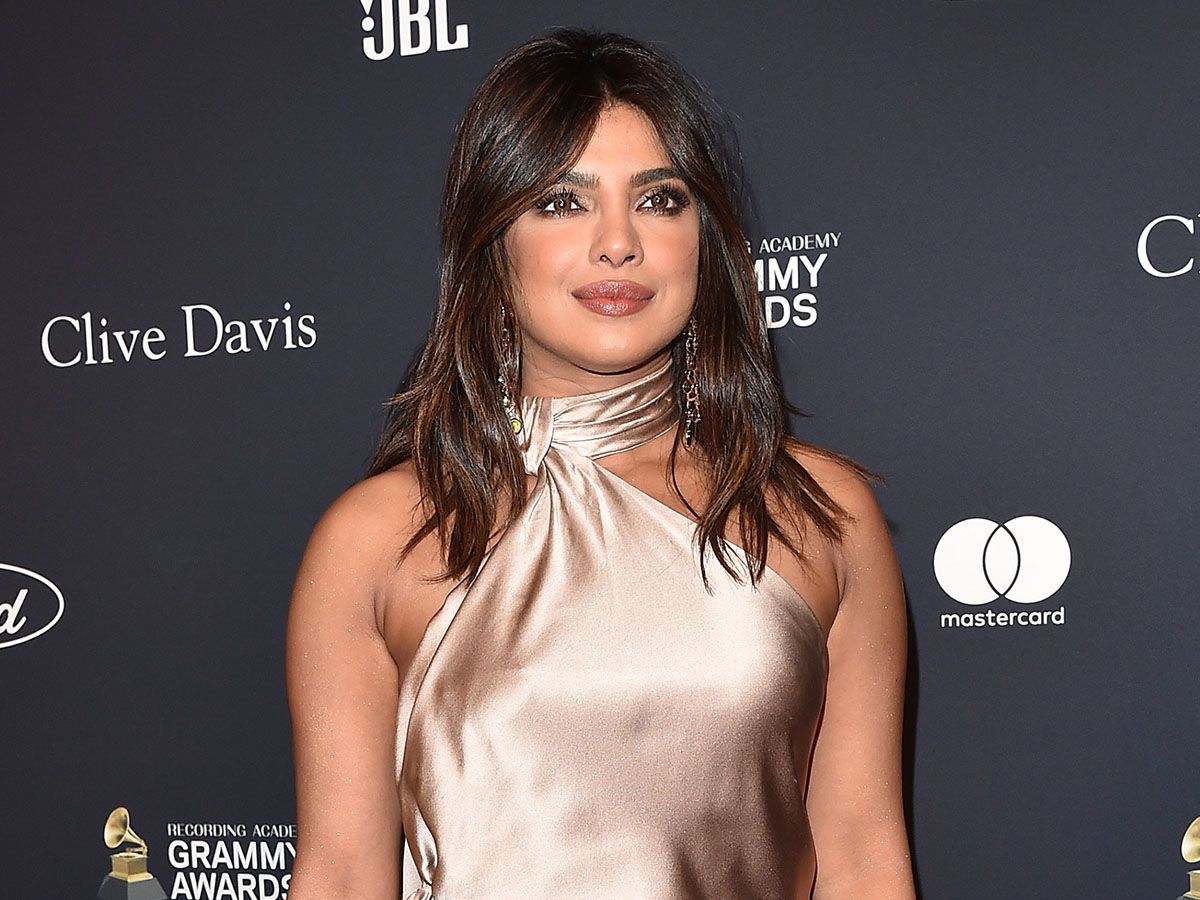 Priyanka Chopra Jonas Pulled a J.Lo Neckline at the Grammys | Who What Wear