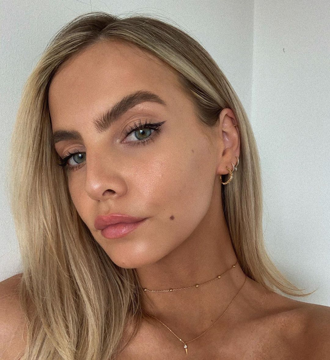 The 5 Best Spring Hair Colors for Light Eyes | Who What Wear