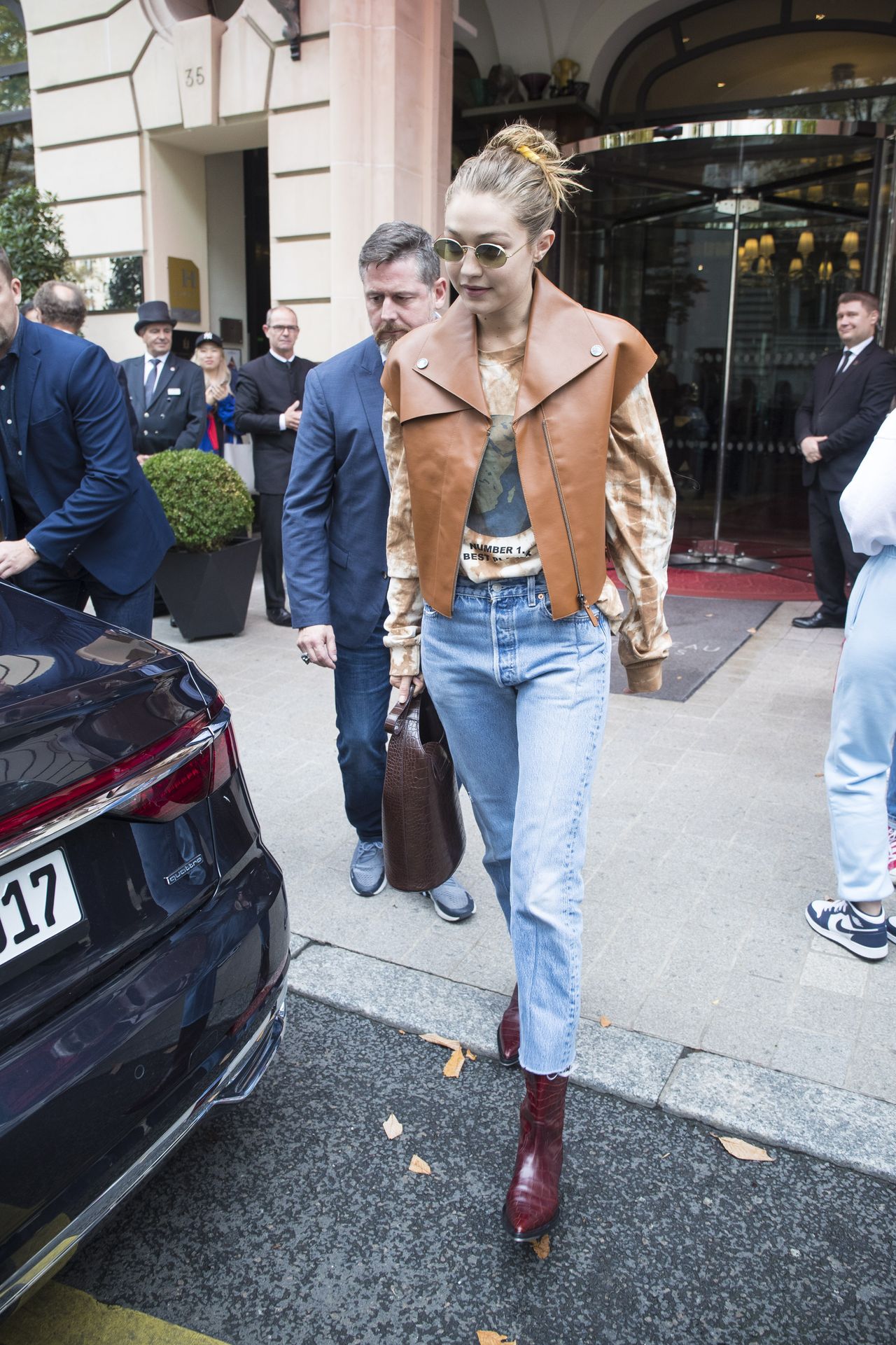 7 Neutral Outfit Combinations Every Fashion Girl Is Wearing | Who What Wear