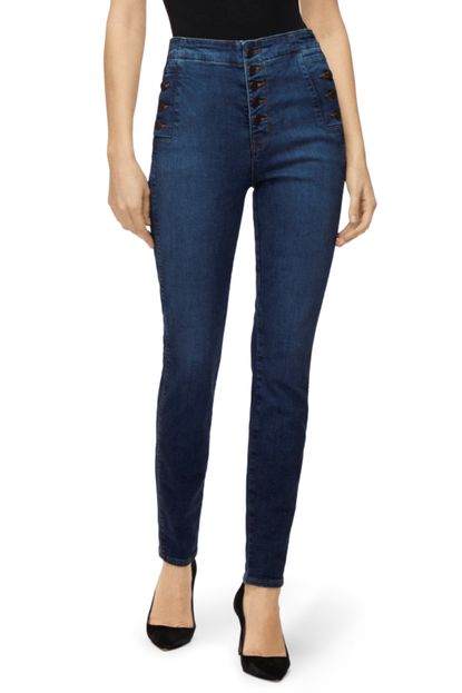 Jennifer Lawrence Wore a J.Crew Coat With Skinny Jeans | Who What Wear