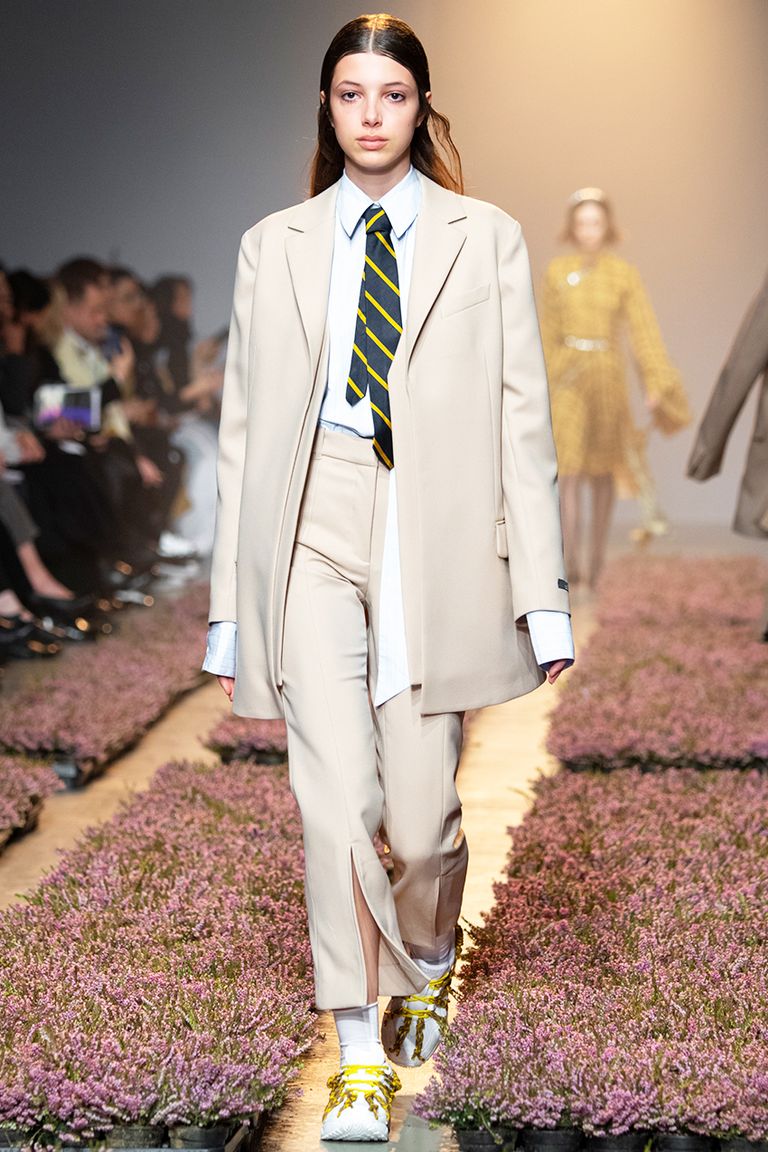 Ties Are 2020's Newest Trend—Here's How to Wear It | Who What Wear