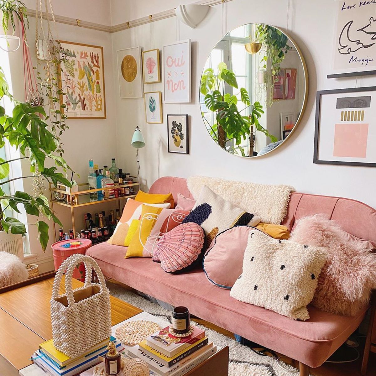 How to Make a Picture Wall: An Expert Guide | Who What Wear