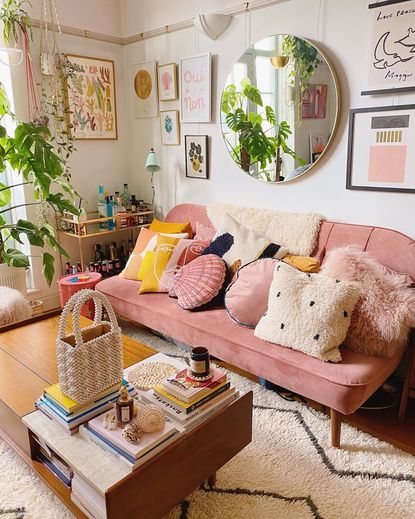 How to Make a Picture Wall: An Expert Guide | Who What Wear