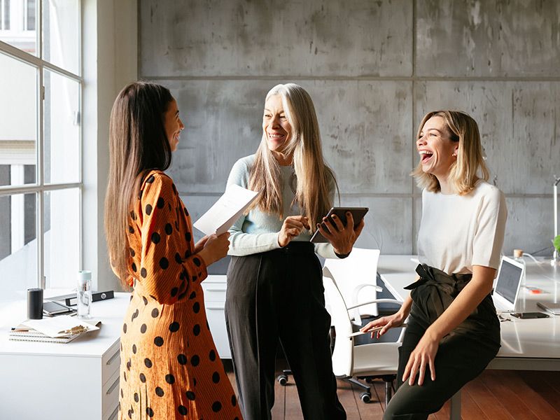How to Feel More Confident, According to Language Experts | Who What Wear
