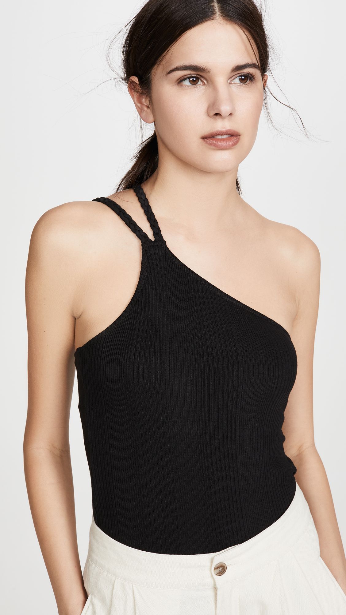 6 Stylish Outfits Featuring the Best One-Shoulder Tops | Who What Wear