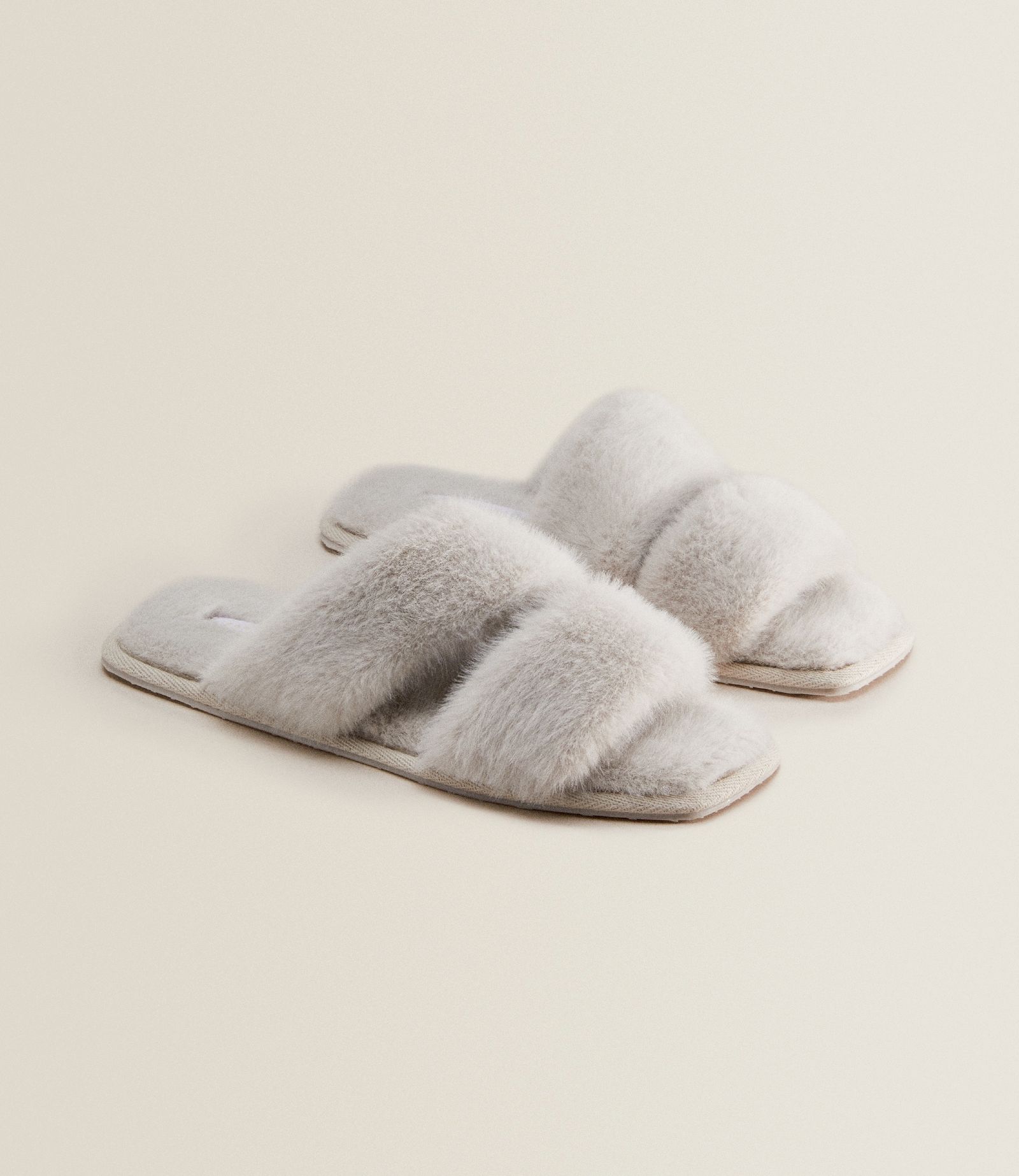 The 25 Best Slippers for Women That Are Cute and Cozy | Who What Wear