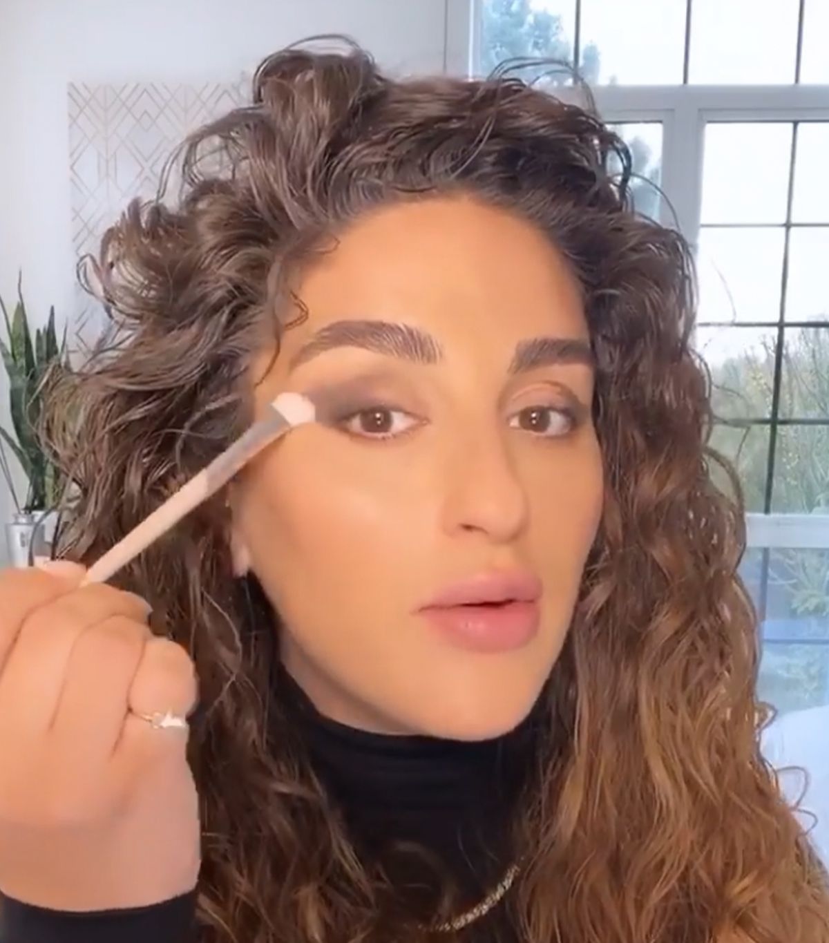 A Makeup Artist Shares Her Easy Makeup Tutorial for Zoom | Who What Wear