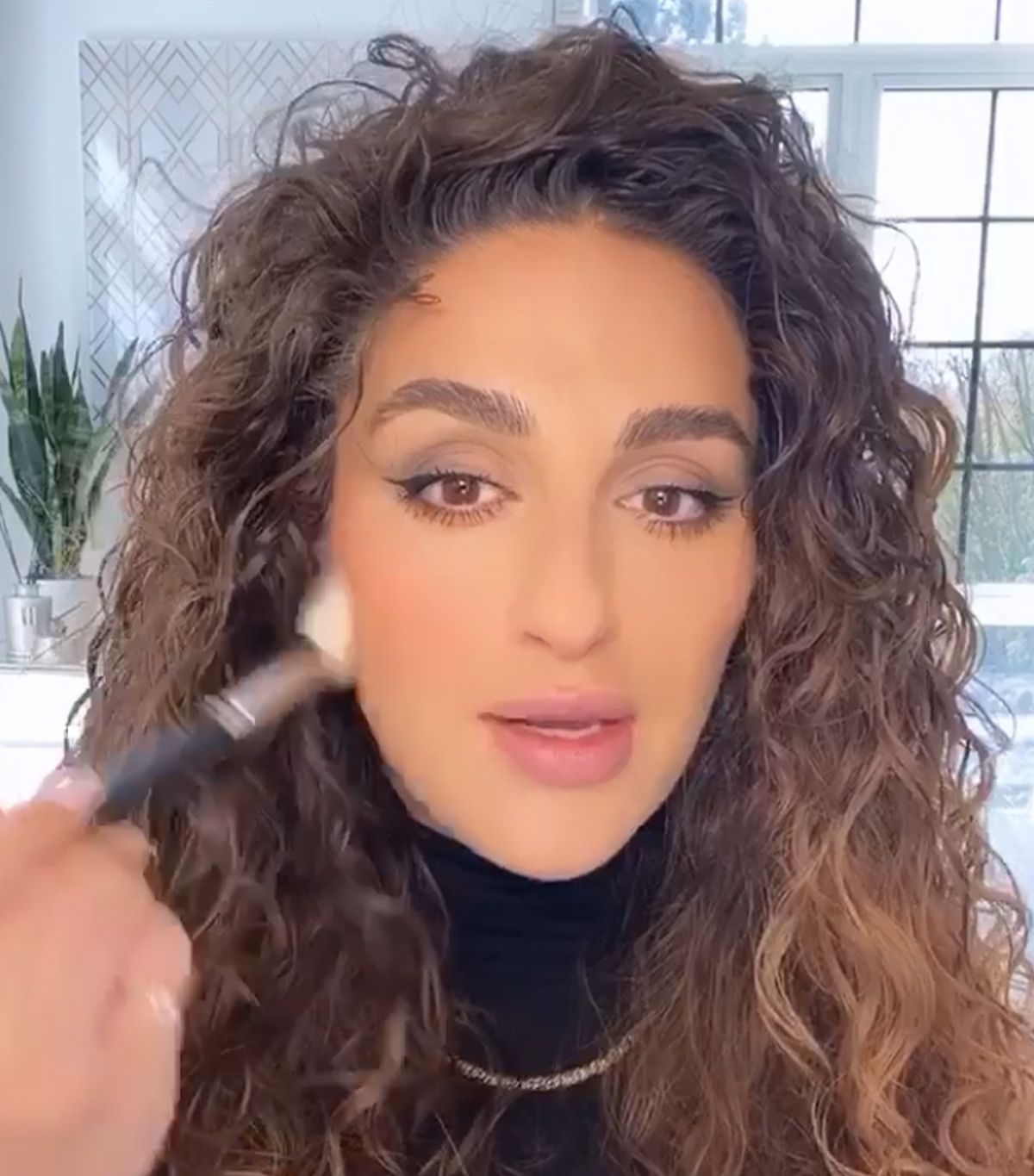A Makeup Artist Shares Her Easy Makeup Tutorial for Zoom | Who What Wear