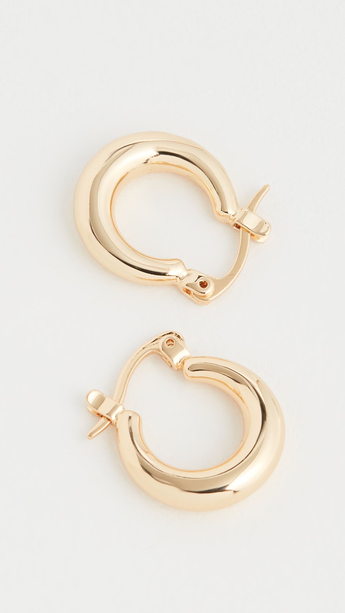 5 High Fidelity Outfits That Are Teleporting Me to the '90s | Who What Wear