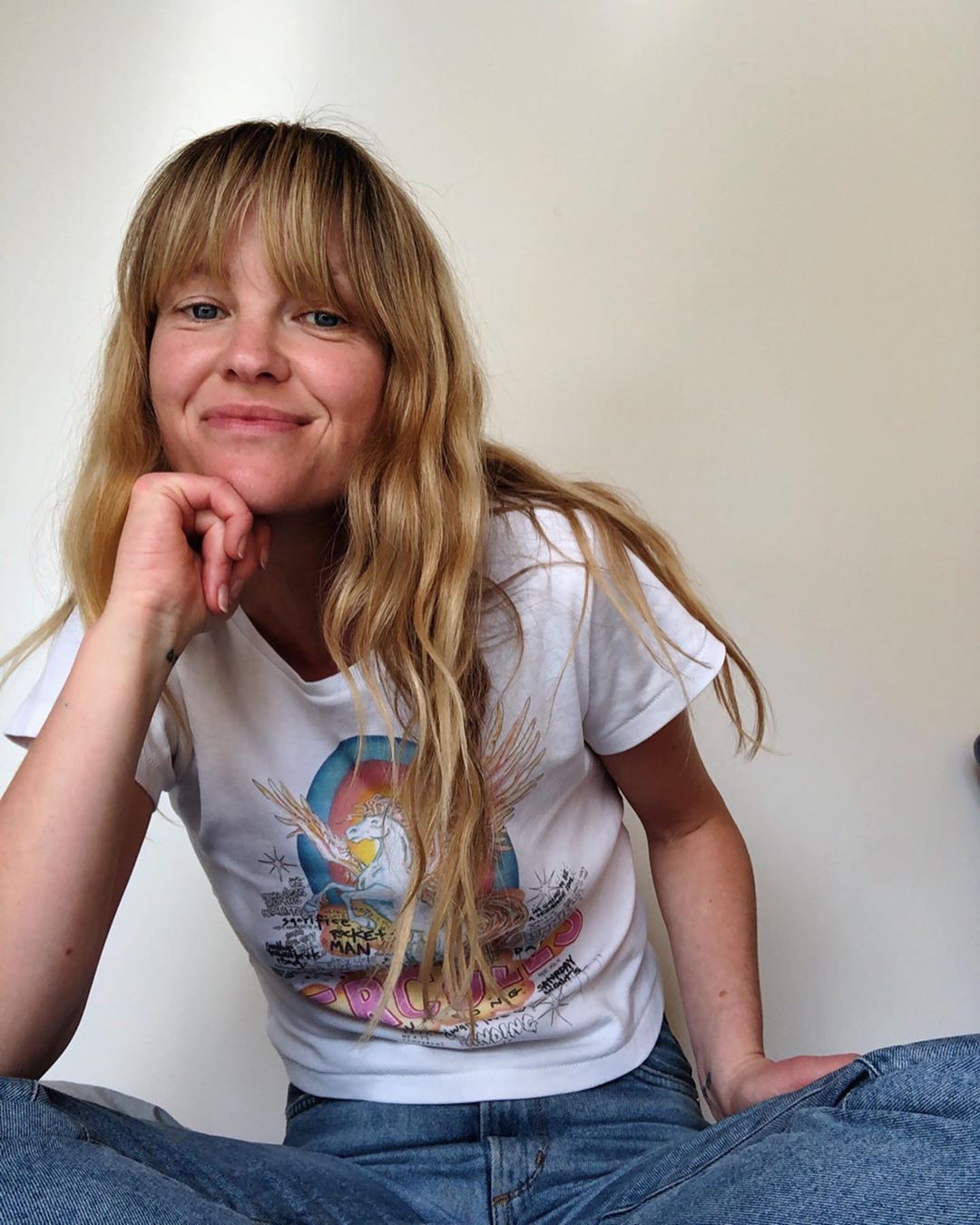 The 9 Best Graphic Tees Fashion Girls Love | Who What Wear