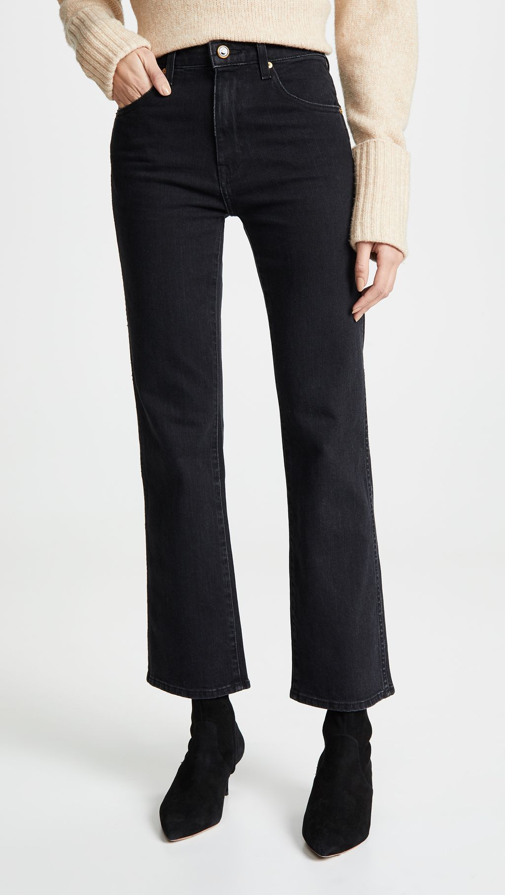 A Stylist on the 3 Best Jeans to Buy If You're Petite | Who What Wear