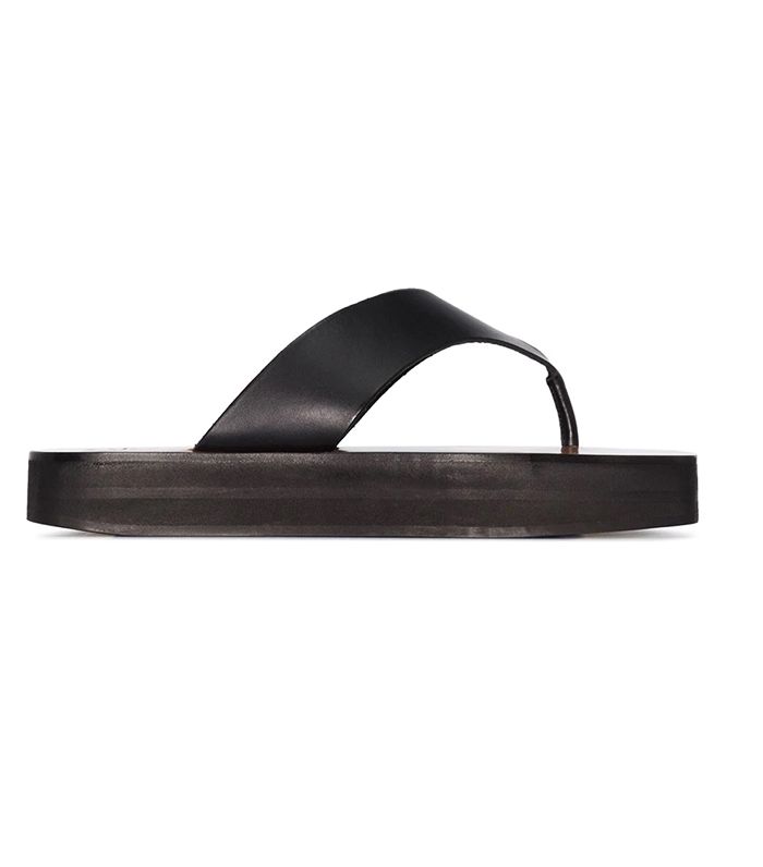 The Coolest Ways Influencers Are Wearing Sandals in 2020 | Who What Wear