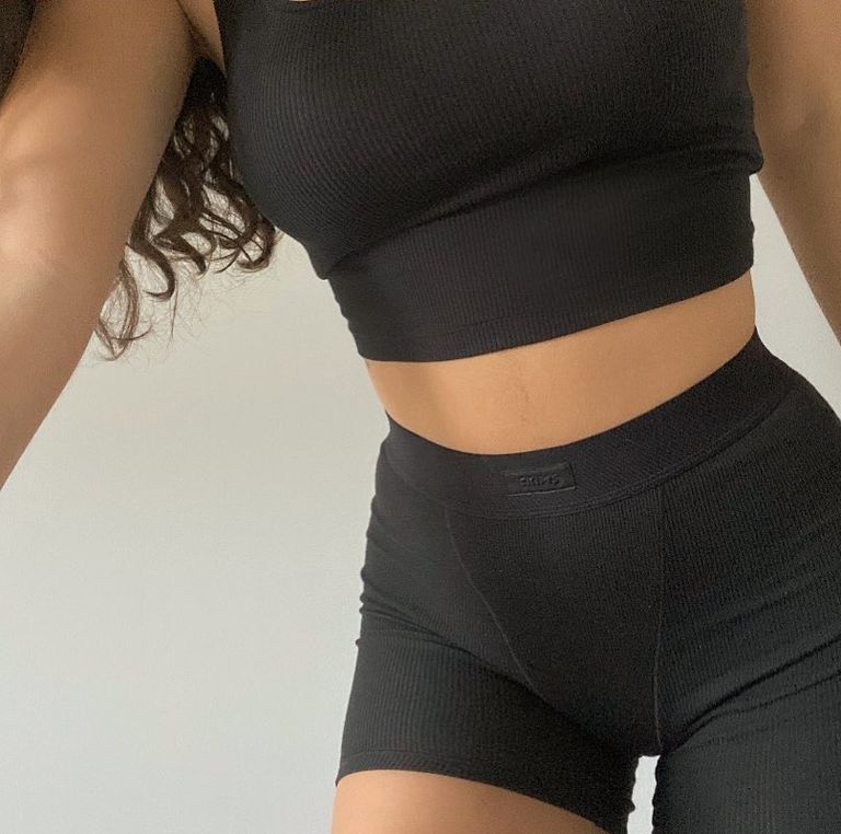 The Skims Loungewear Set Fashion Girls Are Wearing at Home | Who What Wear