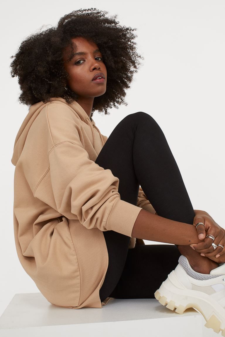 The Jazz-Legs Pose Is the Latest Viral Instagram Trend | Who What Wear