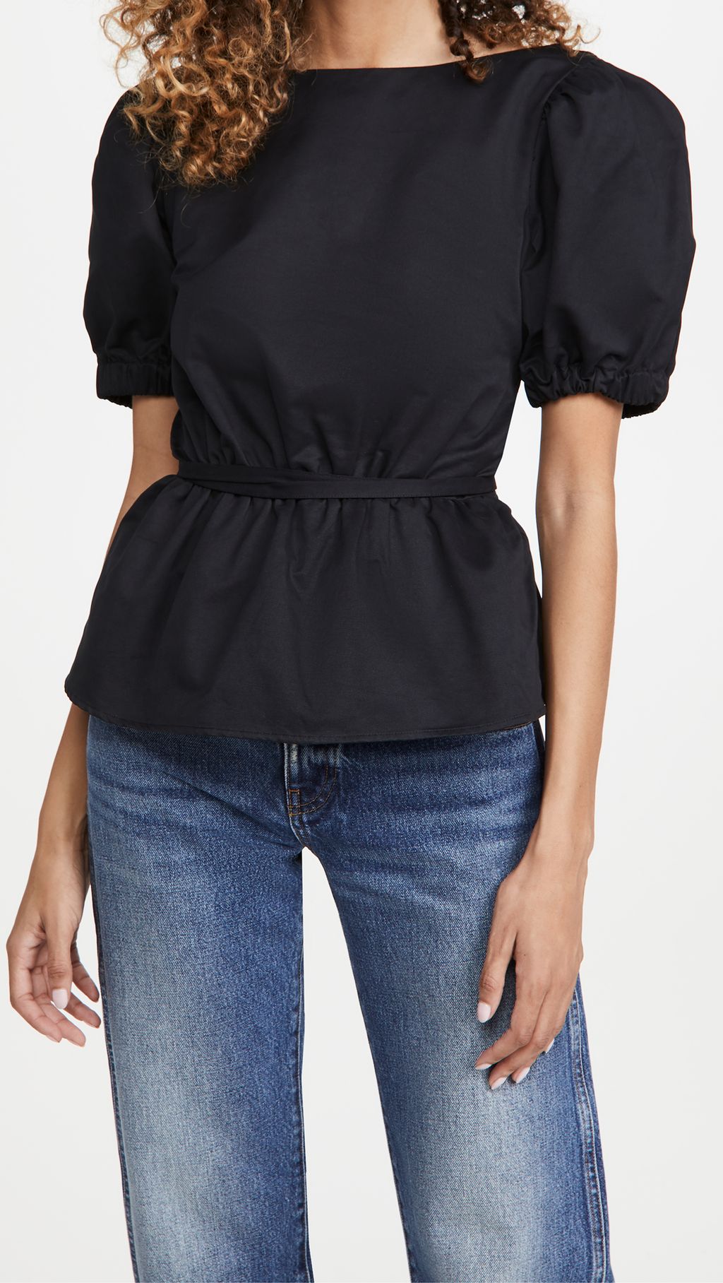 The Jazz-Legs Pose Is the Latest Viral Instagram Trend | Who What Wear